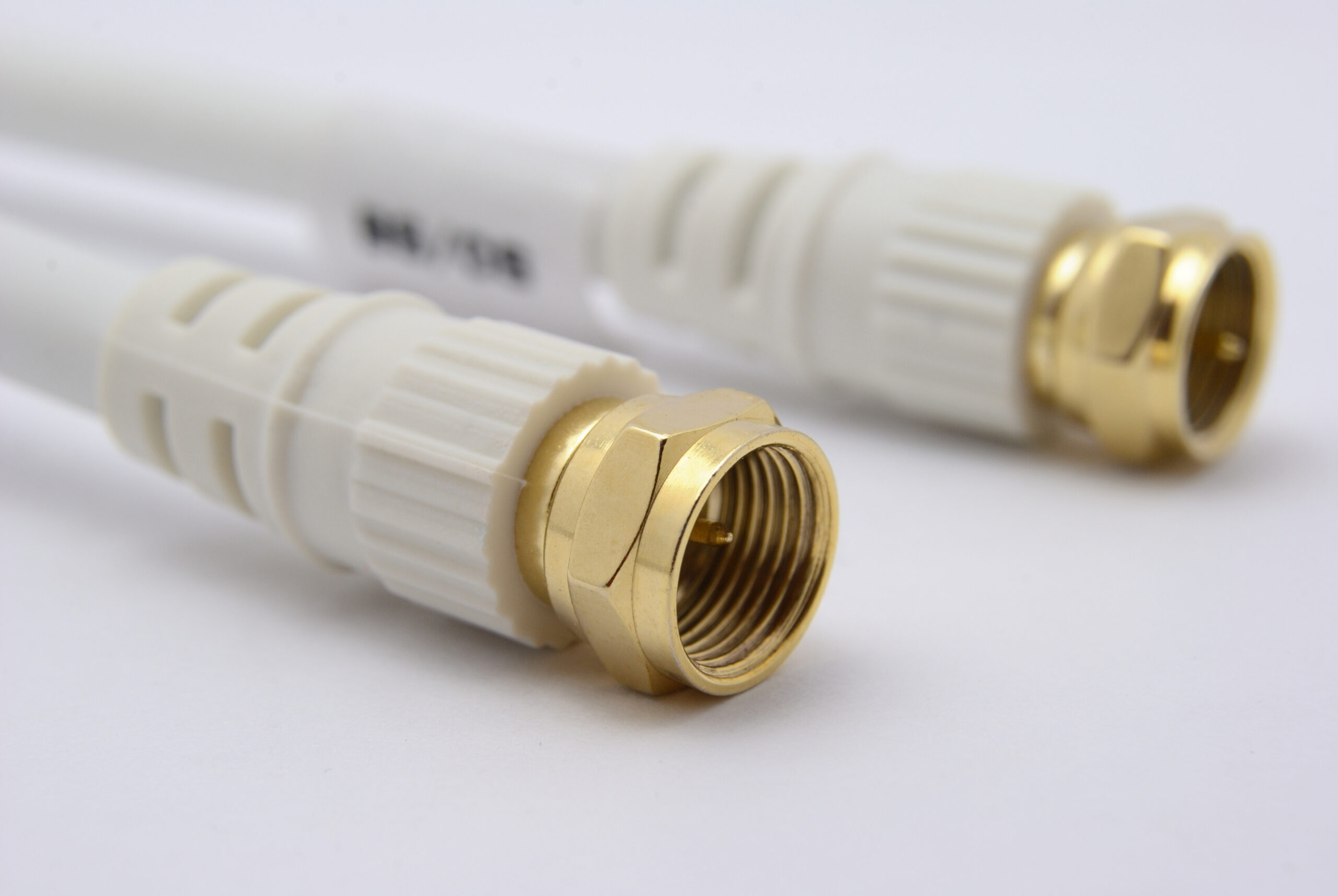 BSアンテナは室内に設置できる？条件と手順・注意点を解説 - ヤマダ家電情報サイト